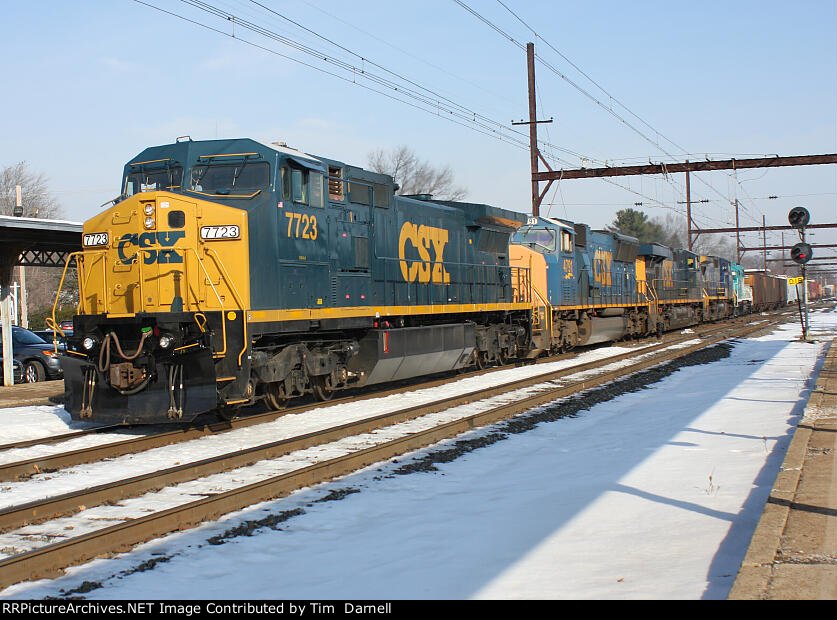 CSX 7723, 4791, 5268, 7906, RTEX 1274 on Q439.